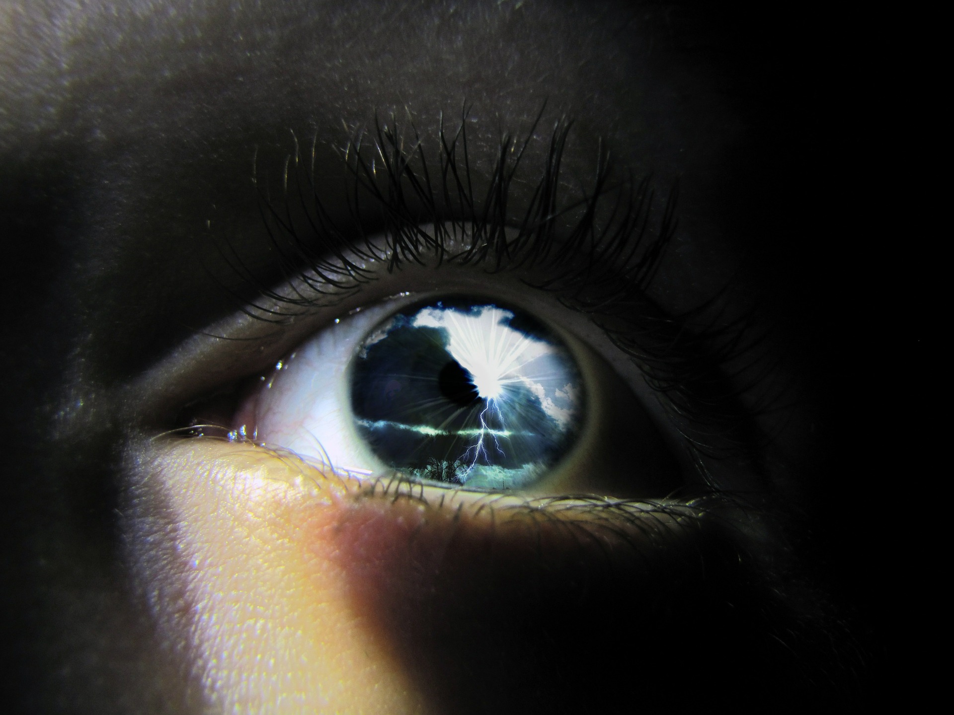 Working in the eye of a storm – Welcome to Huwspace